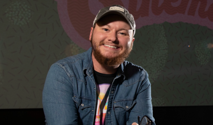 Sav Rodgers dishes on 'Chasing Chasing Amy,' superhero rom-coms & his ...